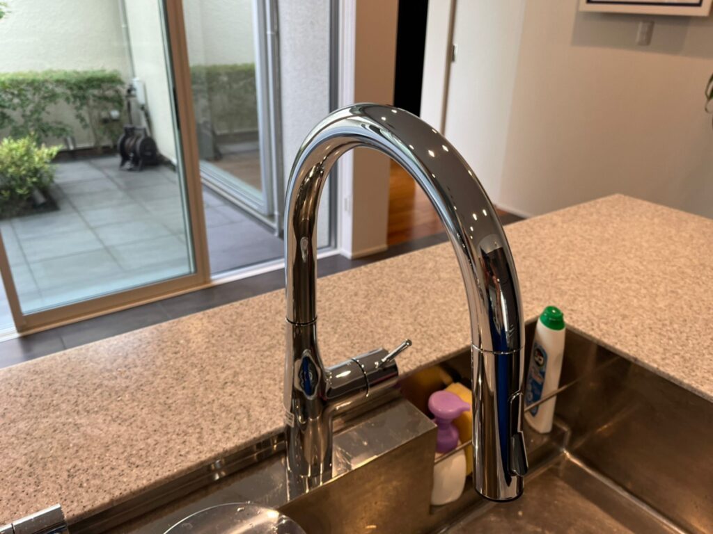 水栓交換工事 KVK KM6061ECHS（撥水シングルシャワー付混合栓）【京都市北区】 – 株式会社ワットムセン ｜家電・電気・ガス機器・水廻り 交換工事専門店｜住まいの身近なかかりつけ