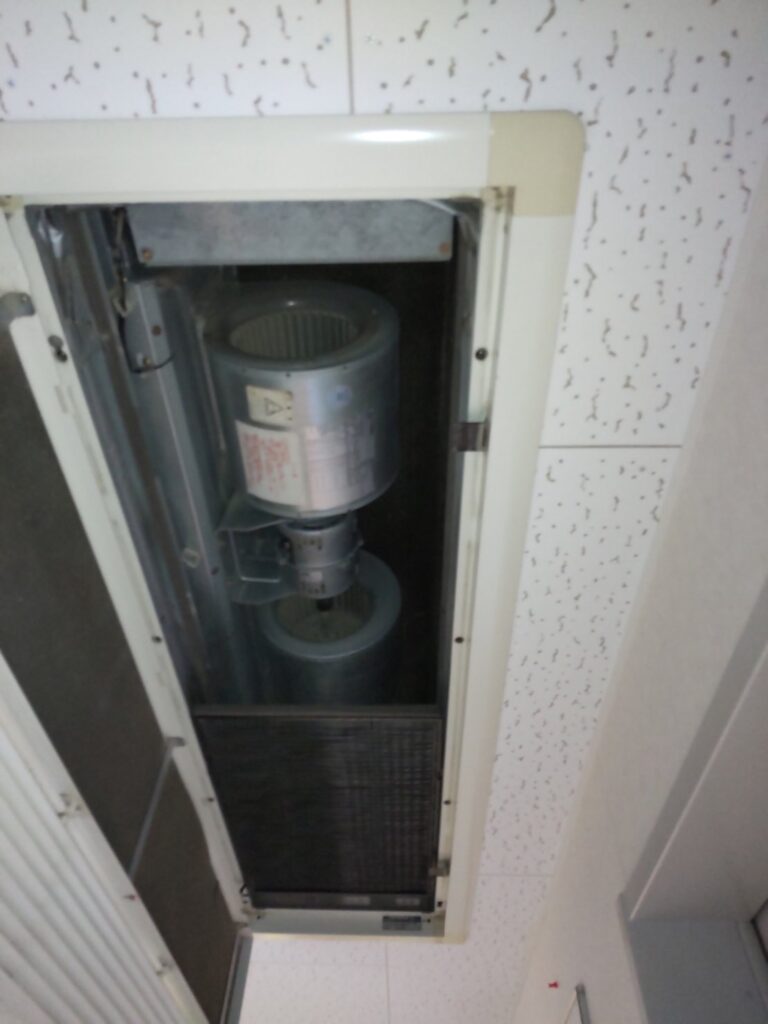 【現場レポート】ダイキン業務用エアコン交換工事 ECOZEAS ﾍﾟｱ SZRB160BY – 株式会社ワットムセン ｜家電・電気・ガス機器・水廻り 交換工事専門店｜住まいの身近なかかりつけ