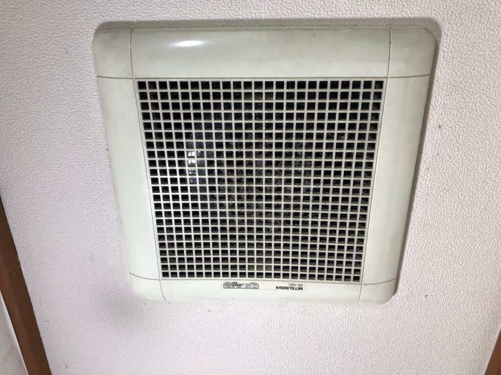 【現場レポート】三菱電機 換気扇・ロスナイ [本体]ダクト用換気扇 天井埋込形 VD-10Z13【京都市北区】 – 株式会社ワットムセン ｜家電・電気・ガス機器・水廻り 交換工事専門店｜住まい ...
